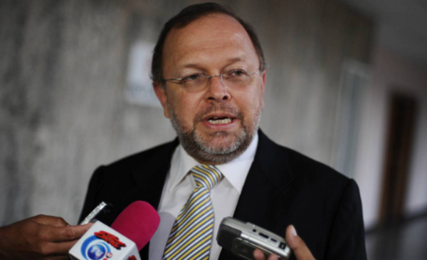 Fiscal Rafael Curruchiche pide a exjefe de la CICIG, Francisco Dall ... Fiscal Rafael Curruchiche pide a exjefe de la CICIG, Francisco Dall ...