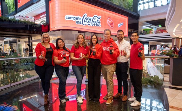 Coca-Cola relanza su campaña “Share a Coke” invitando a compartir la ...