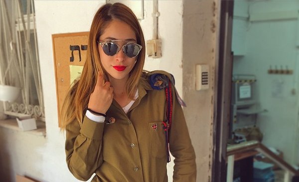 Kim Mellibovsky, la soldado más sexy que verás hoy