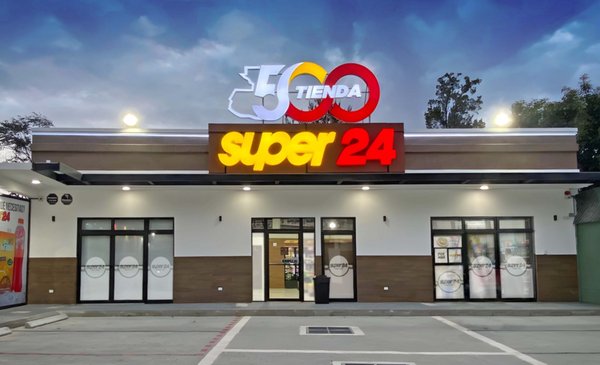 Super 24 inaugura su tienda número 500 en Guatemala, reafirmando su compromiso con la comodidad ...