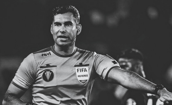 Mario Escobar, árbitro guatemalteco, dirigirá a un equipo estelar en la ...